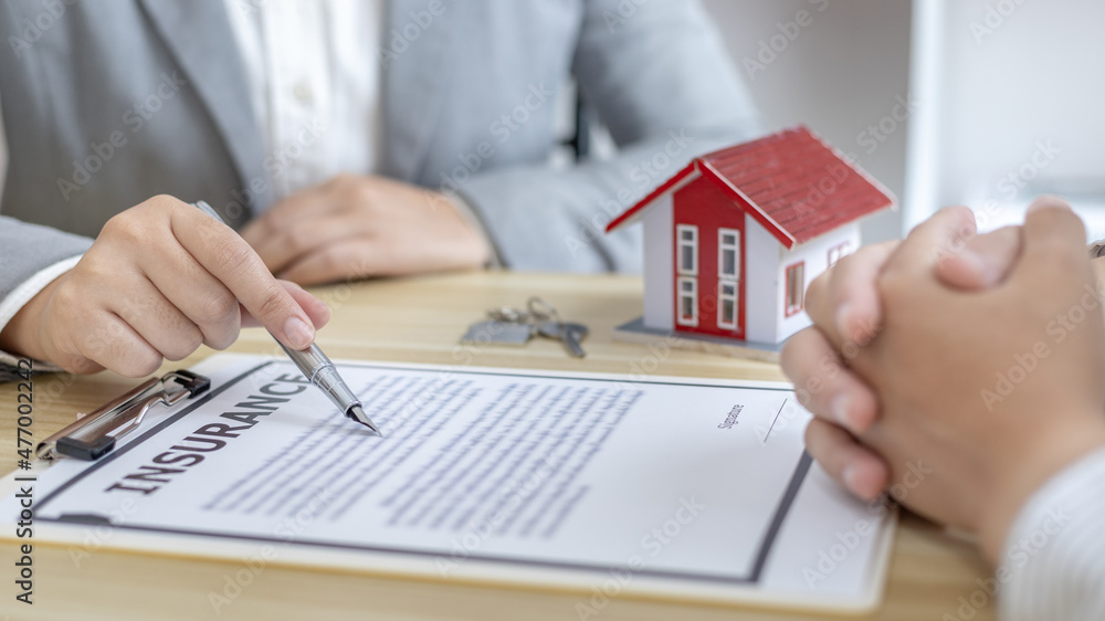 Contract signing, Home broker or salesperson allows customers to sign a ...