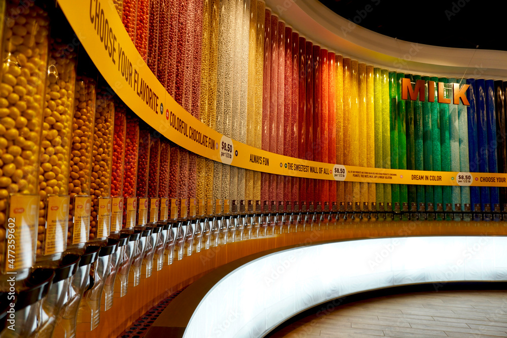 M&M’S Mall of America, the largest shopping and entertainment complex ...