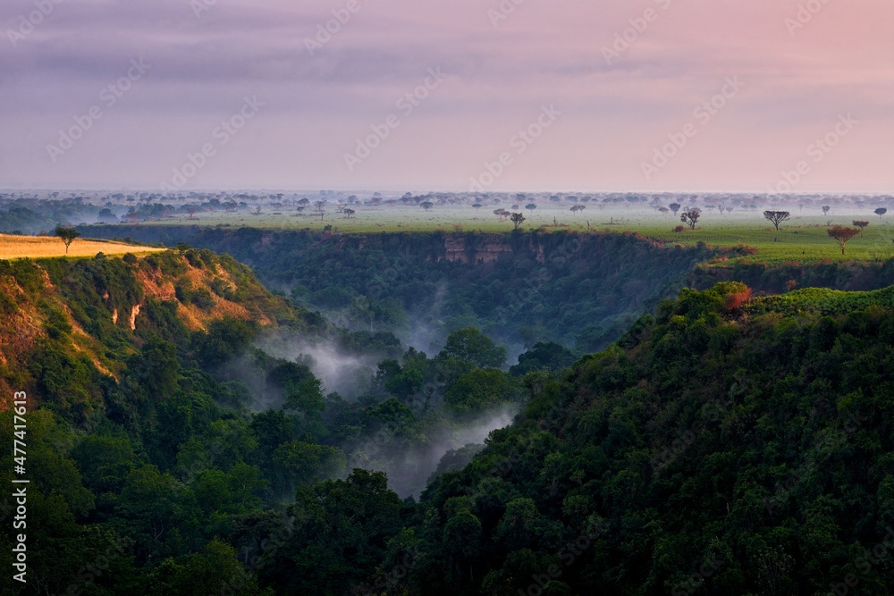 Kyambura Gorge, magnificent valley of apes in the Queen Elizabeth ...