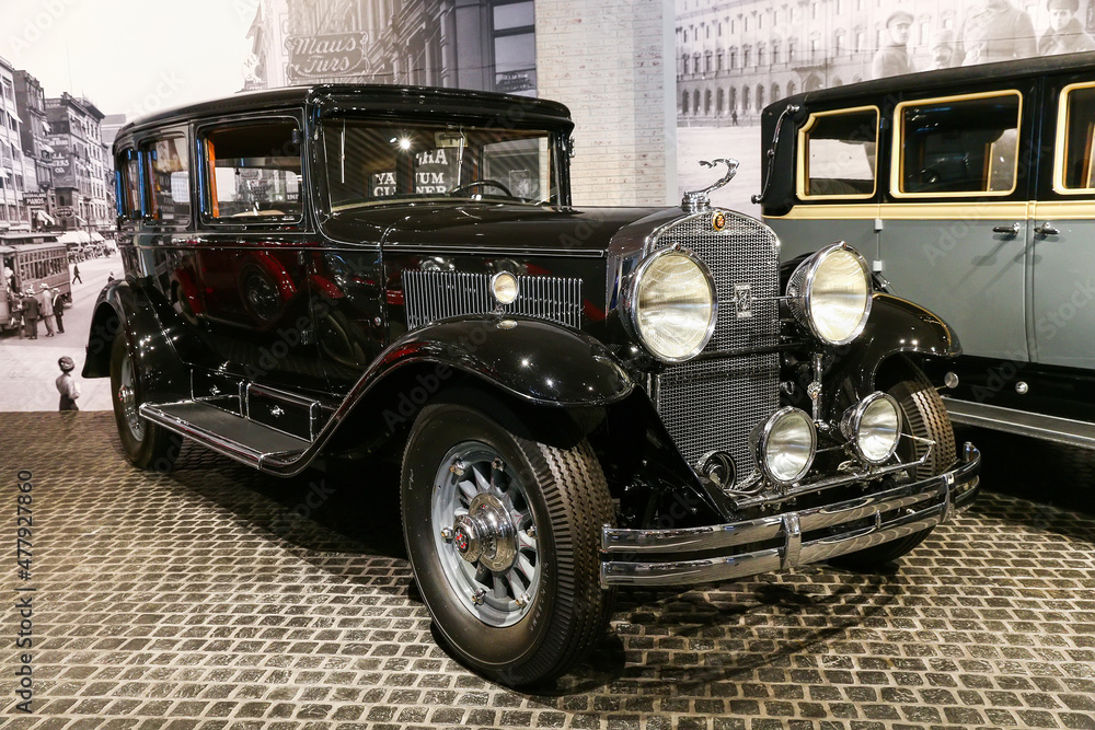 Cadillac V8 Series 355 Stock Photo | Adobe Stock