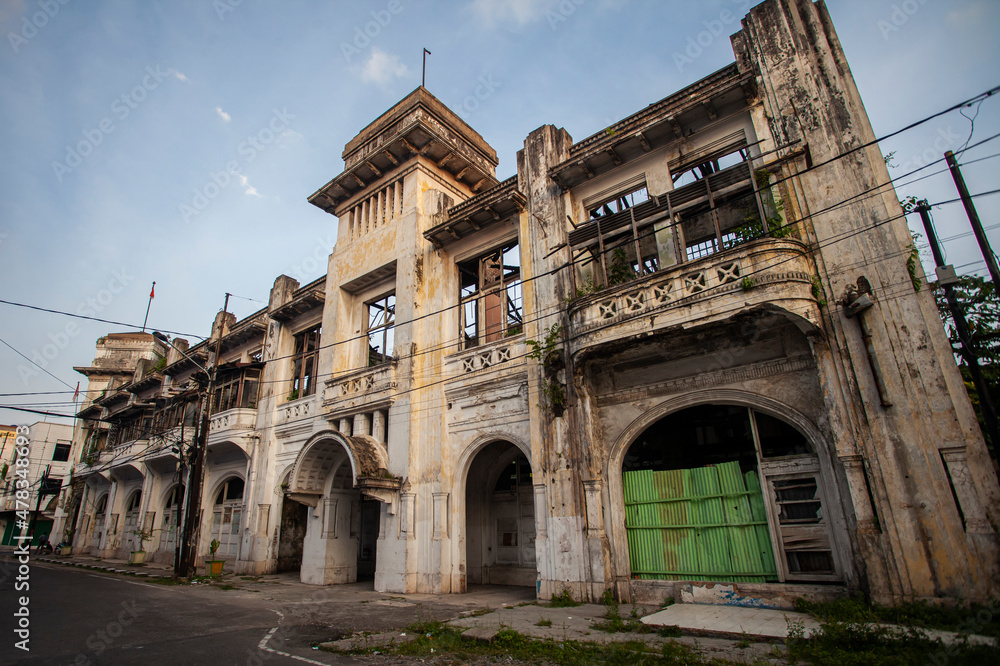 Foto de Warenhuis Building, an old building, a heritage and landmark of ...