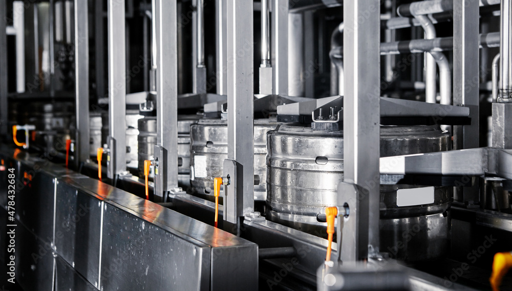 30 liter beer keg filling process Stock Photo | Adobe Stock