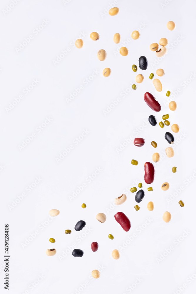 Multigrain, 5 kinds of bean splash on isolated on white background ...