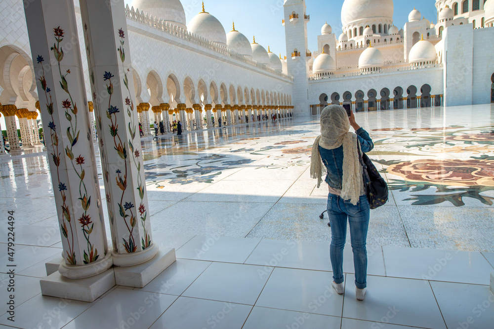 ABU DHABI, UAE - DECEMBER 7, 2016: Female islamic female visit the ...