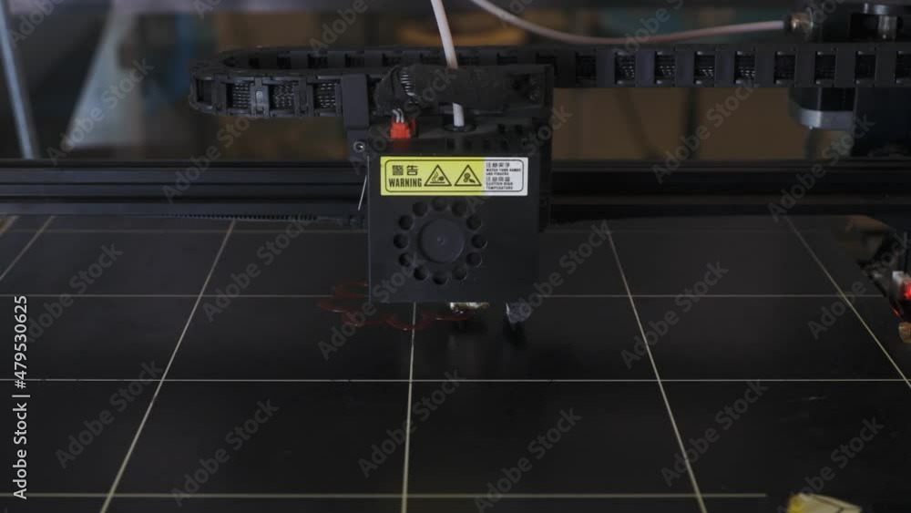 Vidéo Stock 3D printer working close-up. High-tech fast printing of ...