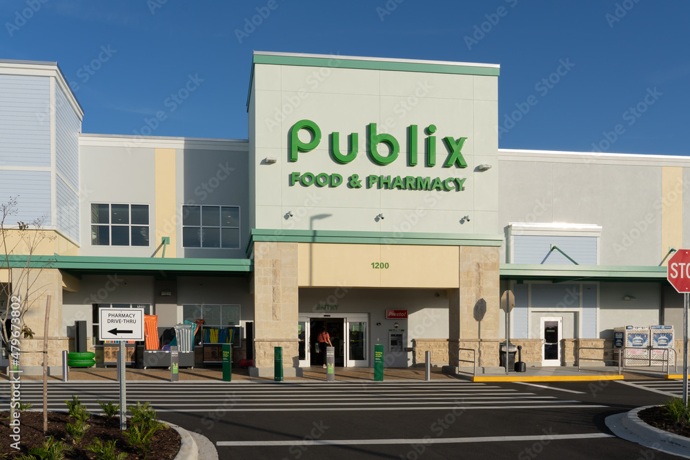 Foto de Orlando, Fl, USA - January 6, 2022: One of the Publix stores in ...