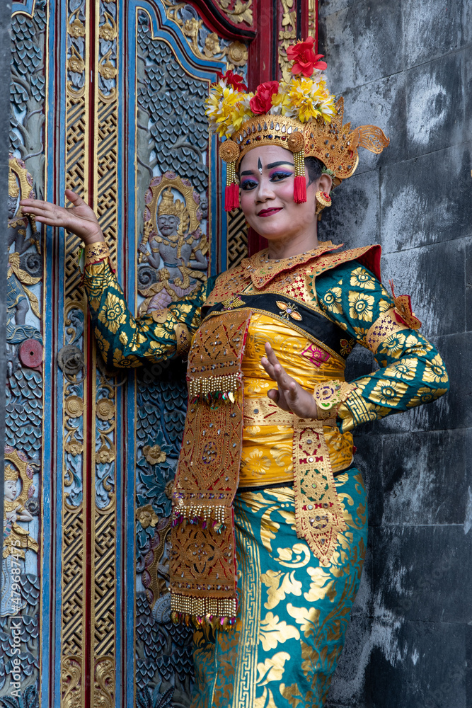 Balinese dancer woman in gold costume, Temple Bali Indonesia Stock ...