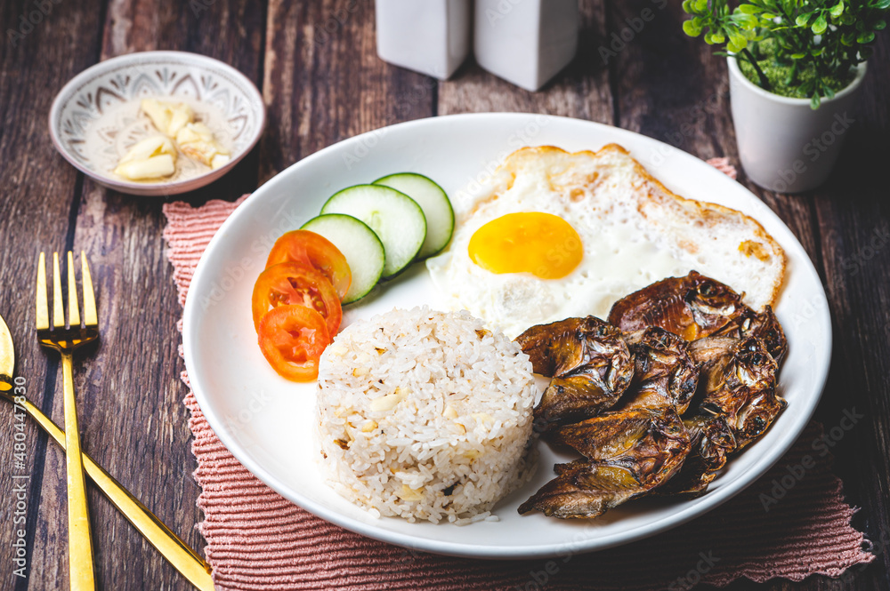 Danggitsilog- is a famous Pinoy breakfast combination of fried Danggit ...