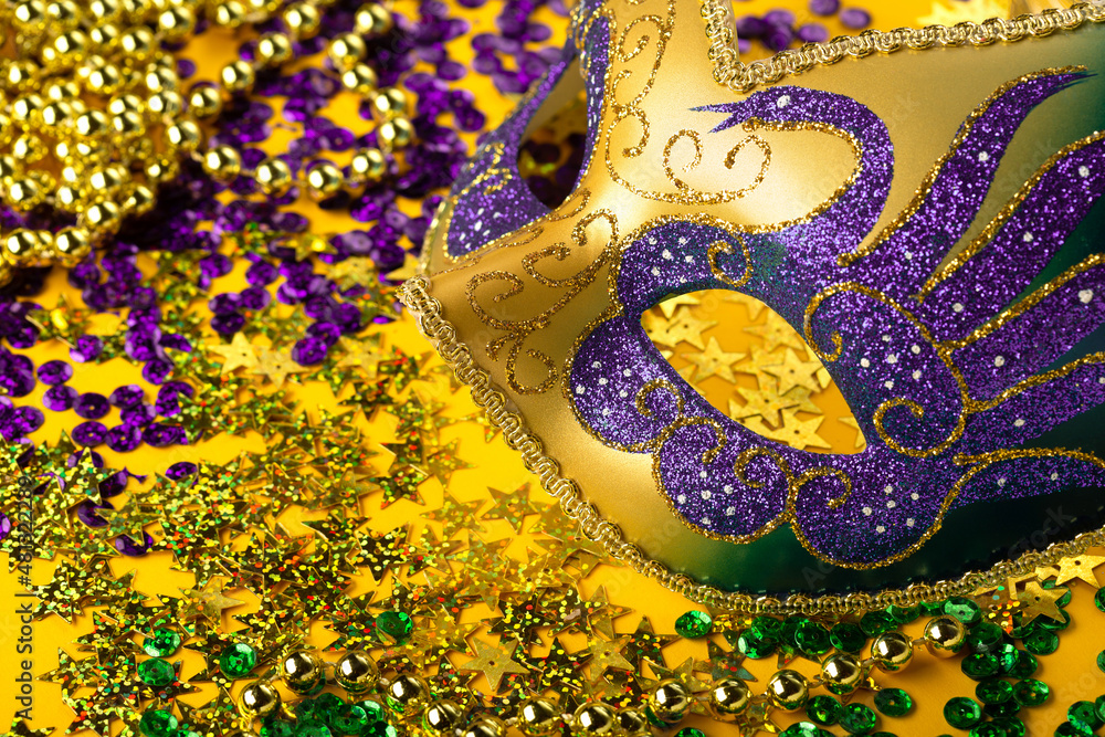 Purple Masquerade Mask Background