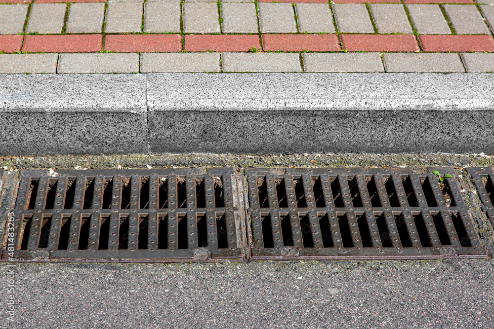Foto de catch basin grate of the lattice of the drain system for ...