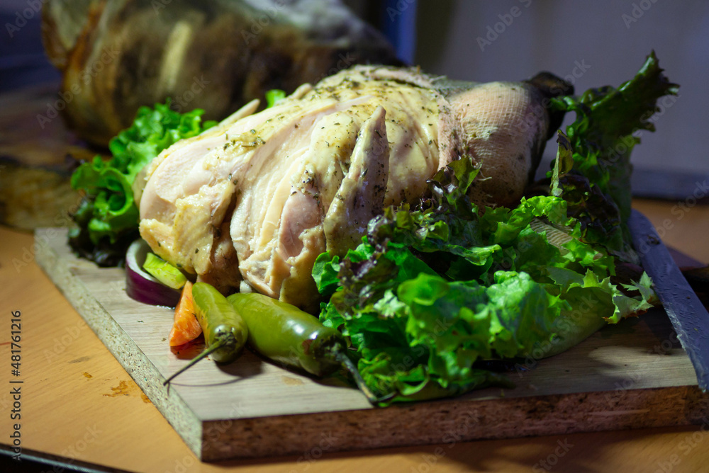 Pollo cocido, pollo momia, pollo en vuelto, pollo blanco y suave ...