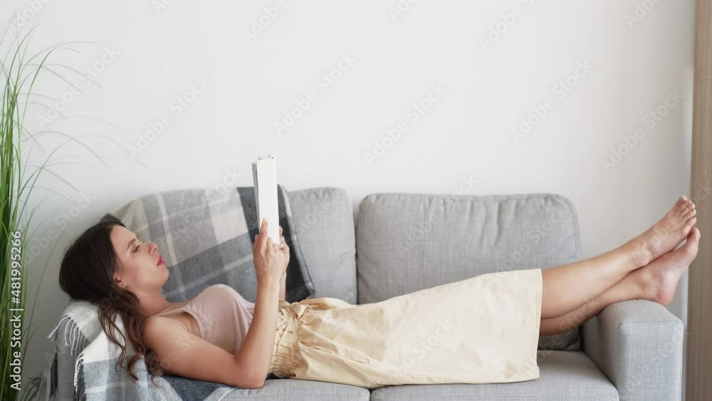 Boring book. Meme woman. Disgusted education. Annoyed lady reading ...