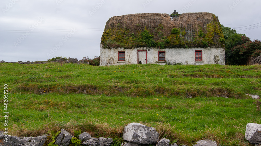 irish old stone house Stock-Foto | Adobe Stock