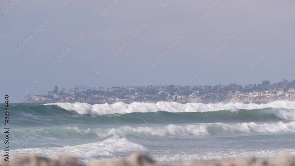 Big blue ocean waves crashing on beach, California pacific coast, USA ...