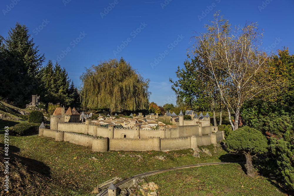 France Miniature - 116 of most spectacular monuments of French national ...