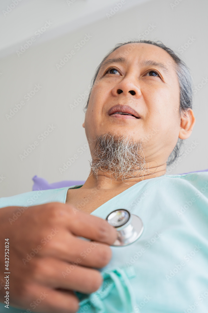 Ant eye view of elderly patient man unhappy, suffer, sadness from sick ...