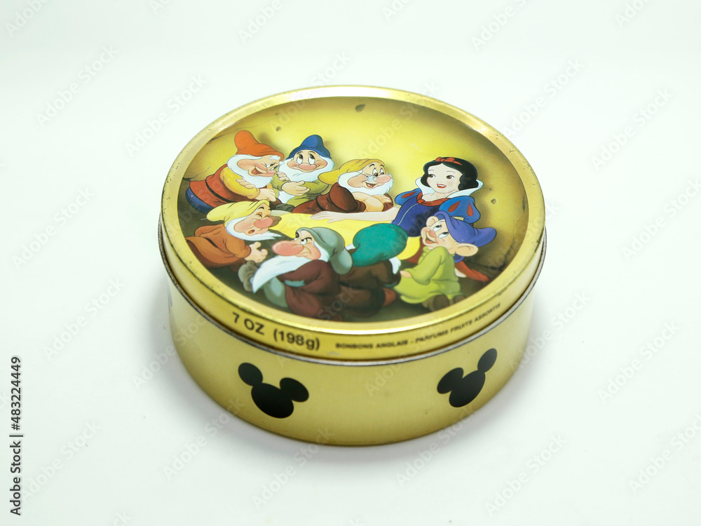 Snow White and the Seven Dwarfs. 7 dwarfs. Classic Walt Disney movie ...