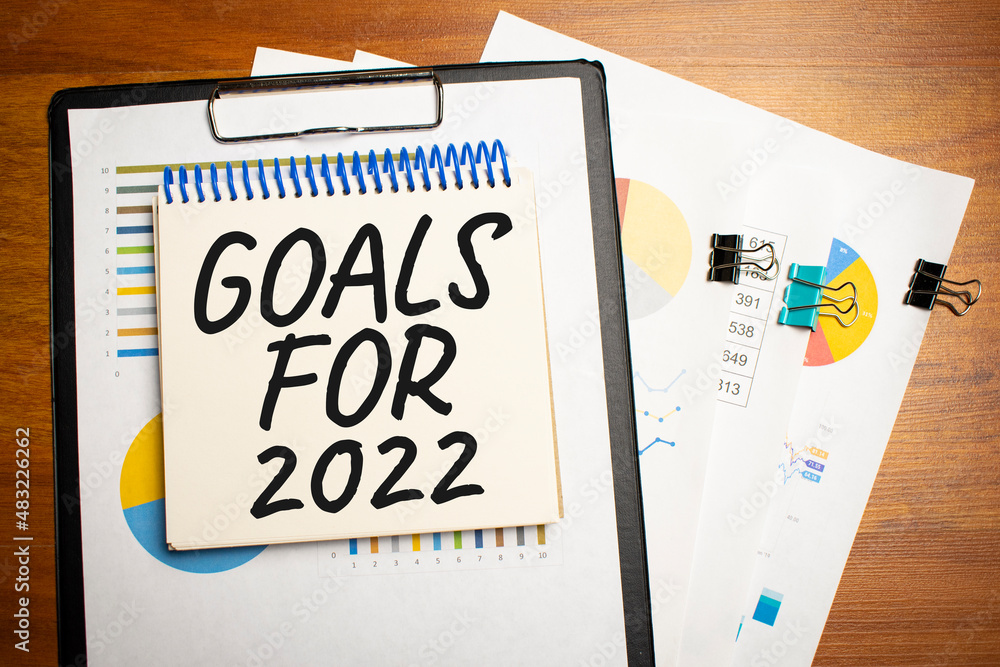 GOALS FOR 2022 is written on a notepad on an office desk Stock Photo ...