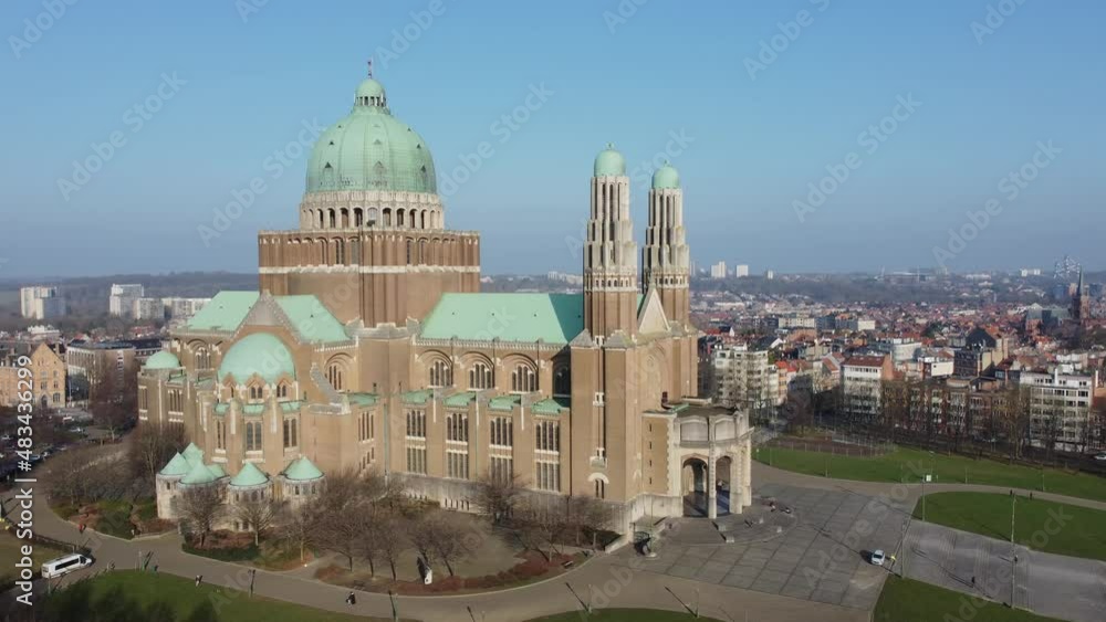 Basilica of the Sacred Heart with Brussels skyline and atomium in th ...