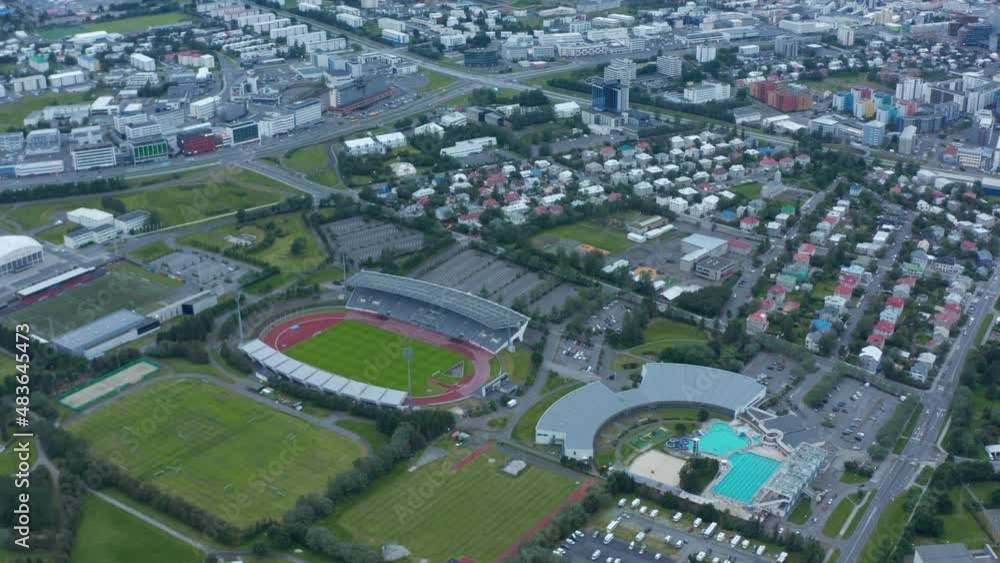 Vidéo Stock Birds eye view of sport complex in Reykjavik suburbs ...
