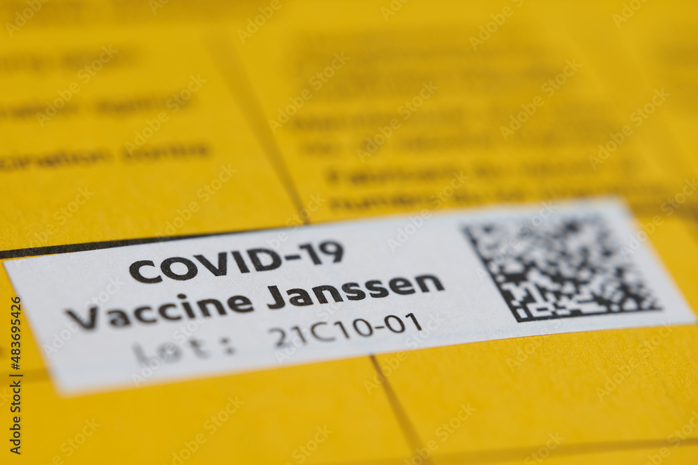 2G Plus. 1 White etiquette in a vaccination card. Confirmation of ...