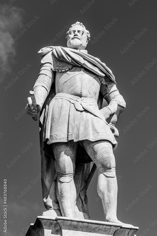 Statue of Ferdinando I de' Medici, Grand Duke of Tuscany on top of the ...