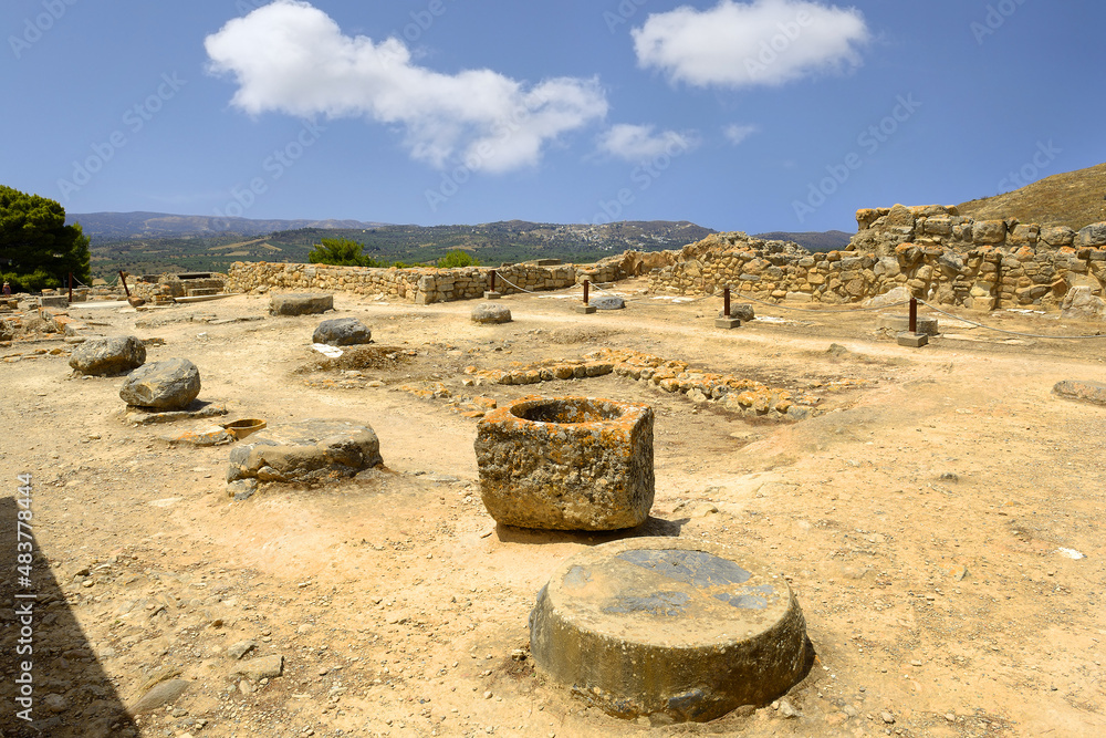 Old walls of Phaistos, 1700-1450 BC. The ruins of the Minoan palaces ...