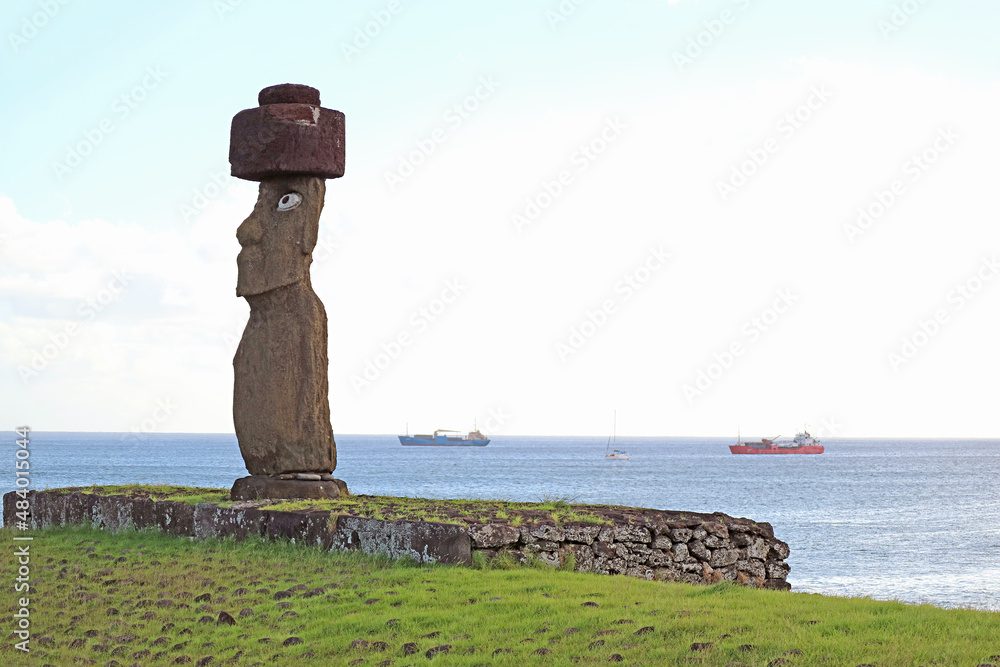Poster The Moai with Pukao (Hat) of Ahu Ko Te Riku Ceremonial Platform ...