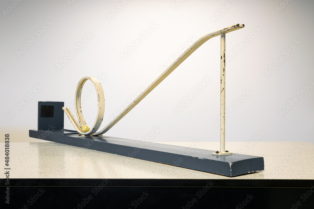 Foto de Marble run with looping. Used in physics class to show the law ...