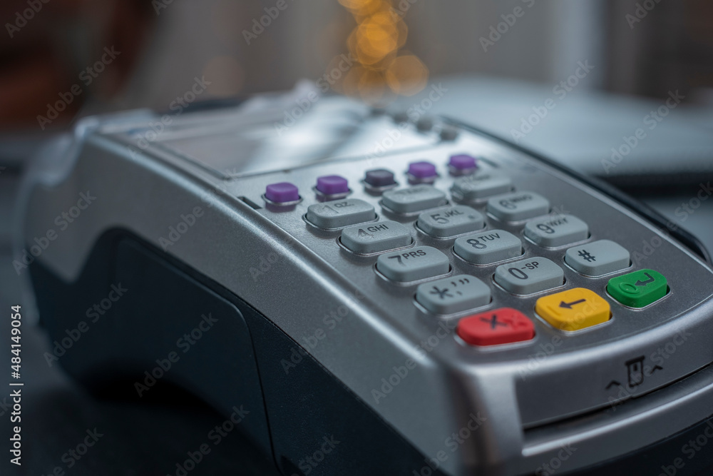 Foto de Bank terminal for non-cash payment by mobile phone or credit ...