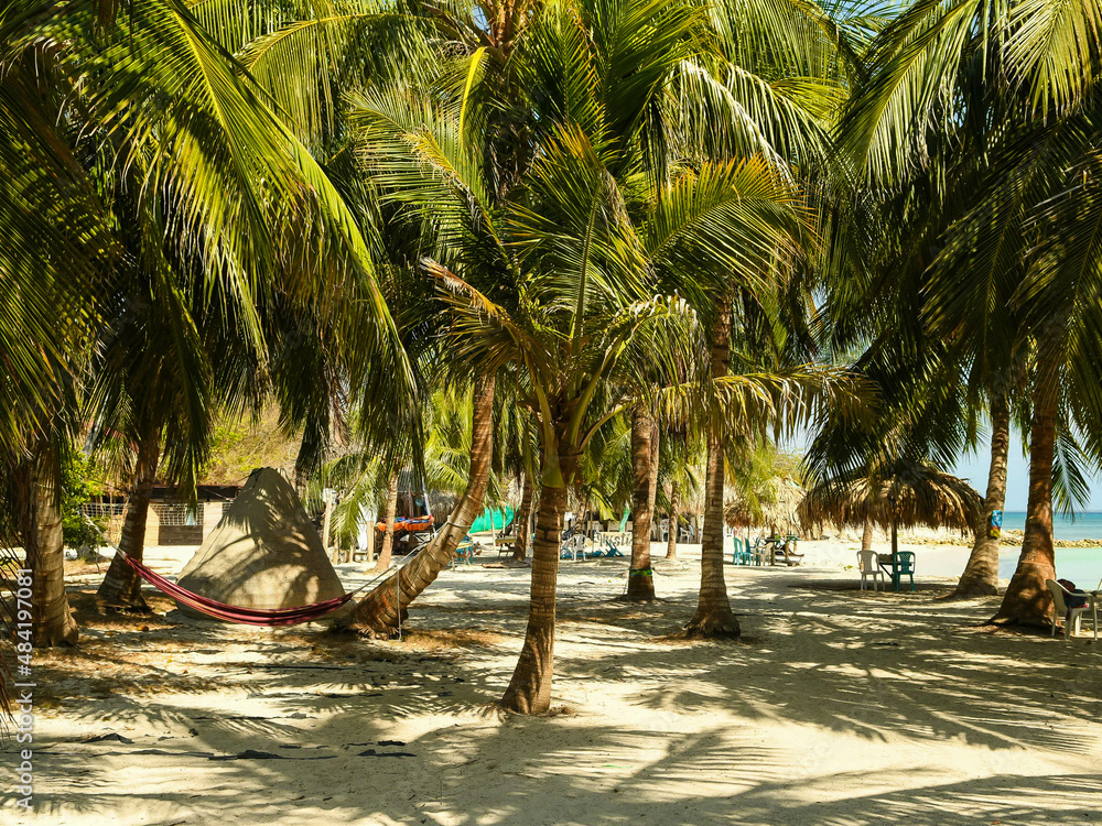 Plage sur une Ile paradisiaque dans les Caraïbes en Colombie Stock ...