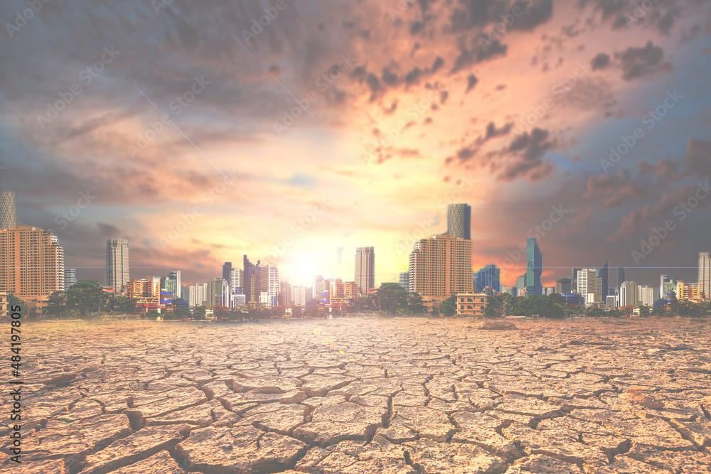 Foto de The city is dry and the land is broken. Cities lacking water as ...