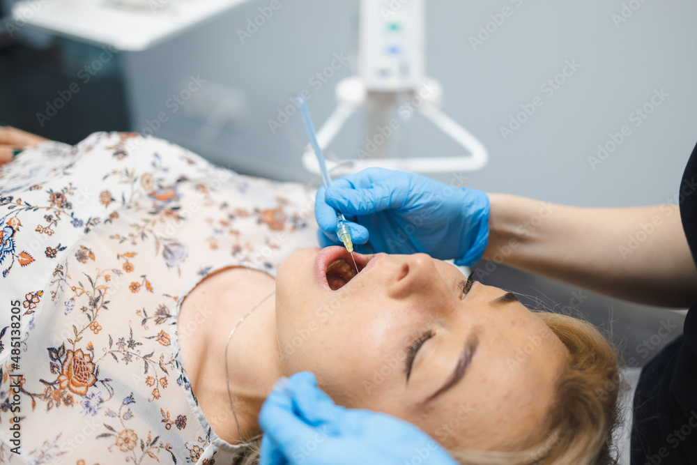 Dentist injection anesthetic using modern STA method. Pain free dental ...