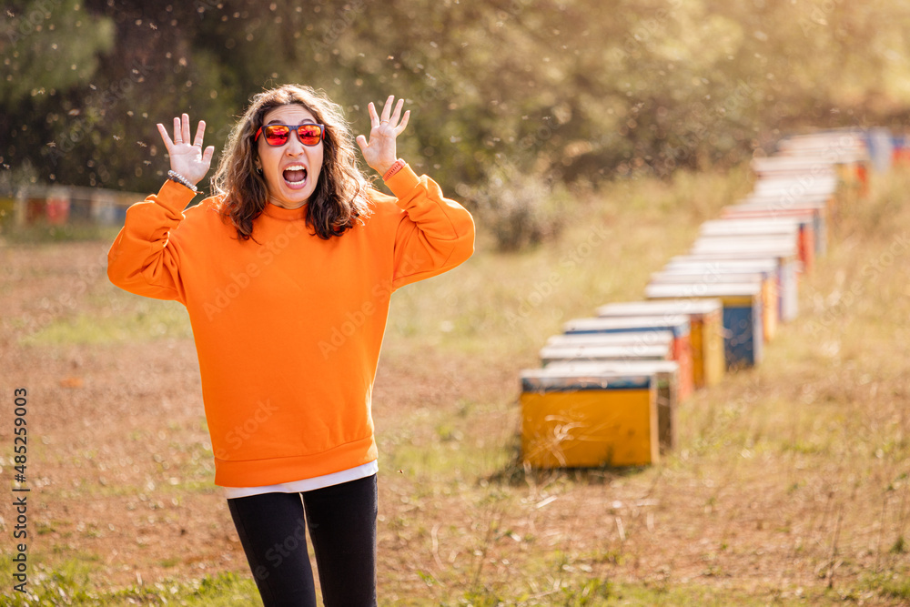 Screaming woman was attacked by an aggressive and dangerous swarm of ...