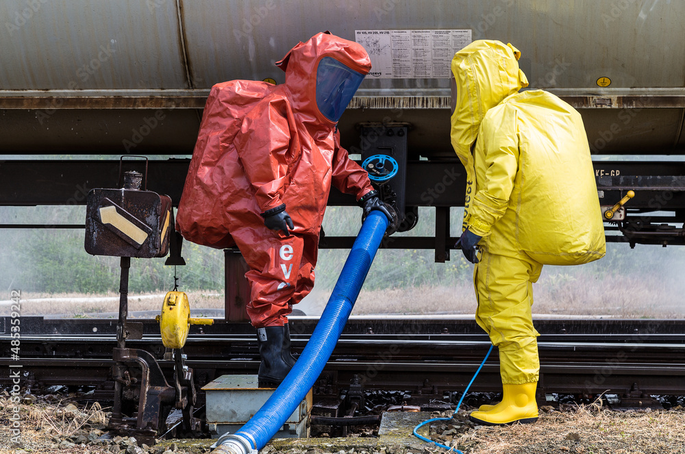 Tactical exercise of IRS units in chemical plant Lovochemie - ammonia ...