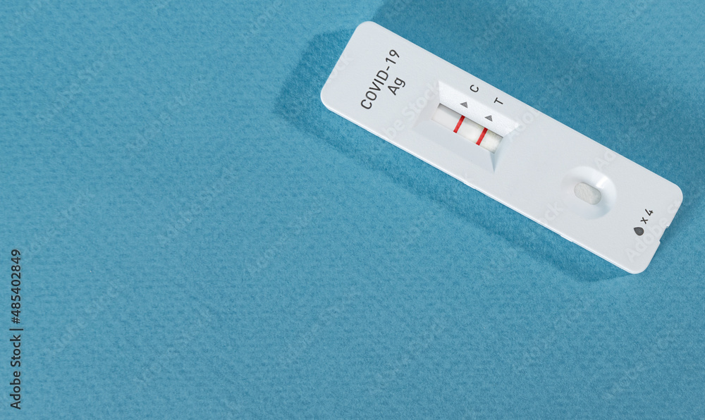 Positive test result using a device for rapid testing for the COVID-19 ...