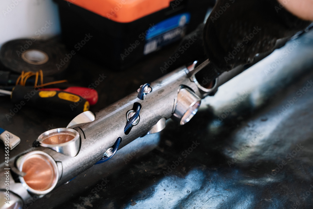 Foto Stock The shape charge loaded in gun and conveyed in hole on ...