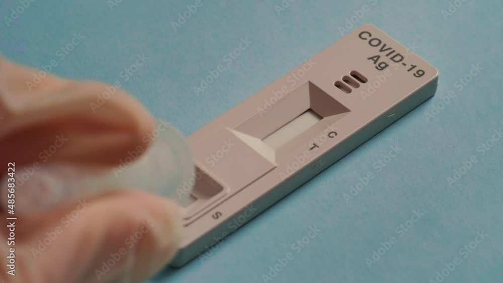 Adding drops to the details of the Covid-19 Antigen Test - Sars COV 2 ...