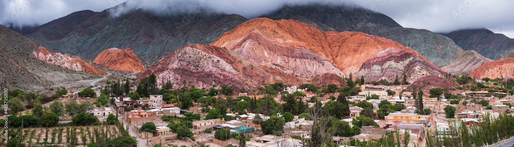 Purmamarca and the Hill of Seven Colours (Cerro de los Siete Colores ...