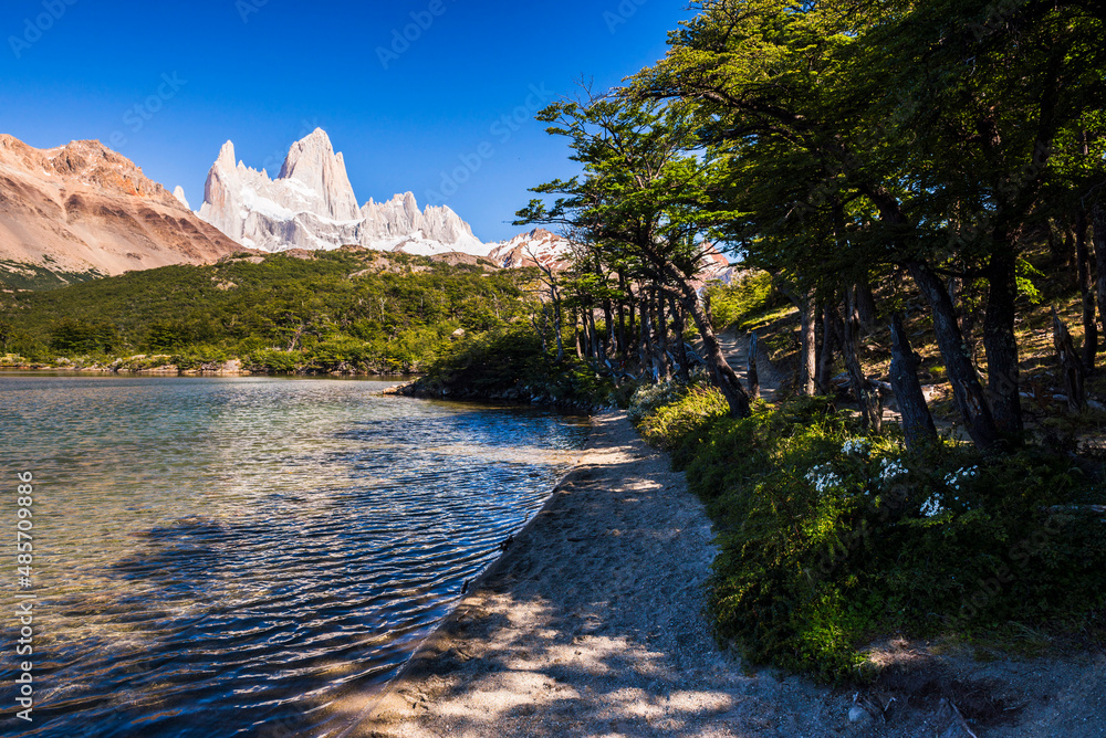 Lago Capri (Capri Lake) with Mount Fitz Roy (aka Cerro Chalten) behind ...