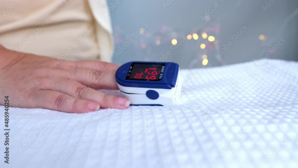 household medical device pulse oximeter for measuring oxygen in blood ...