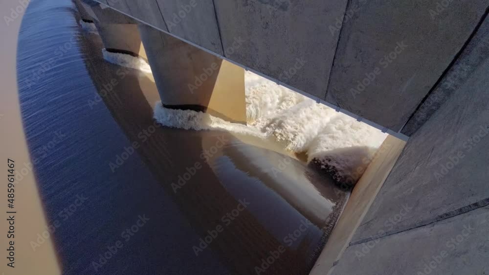 Dam wall spillway with concrete baffle blocks. vídeo de Stock | Adobe Stock