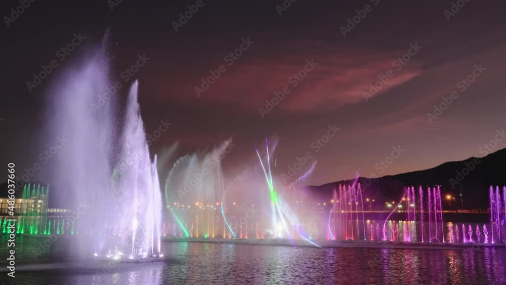 Vidéo Stock Spectacular fountain water dance show in Chiang Mai ...