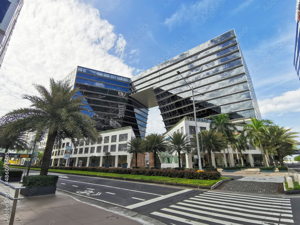 Stockfoto Pasay, Metro Manila, Philippines - Feb 2022: Two E-Com Center ...