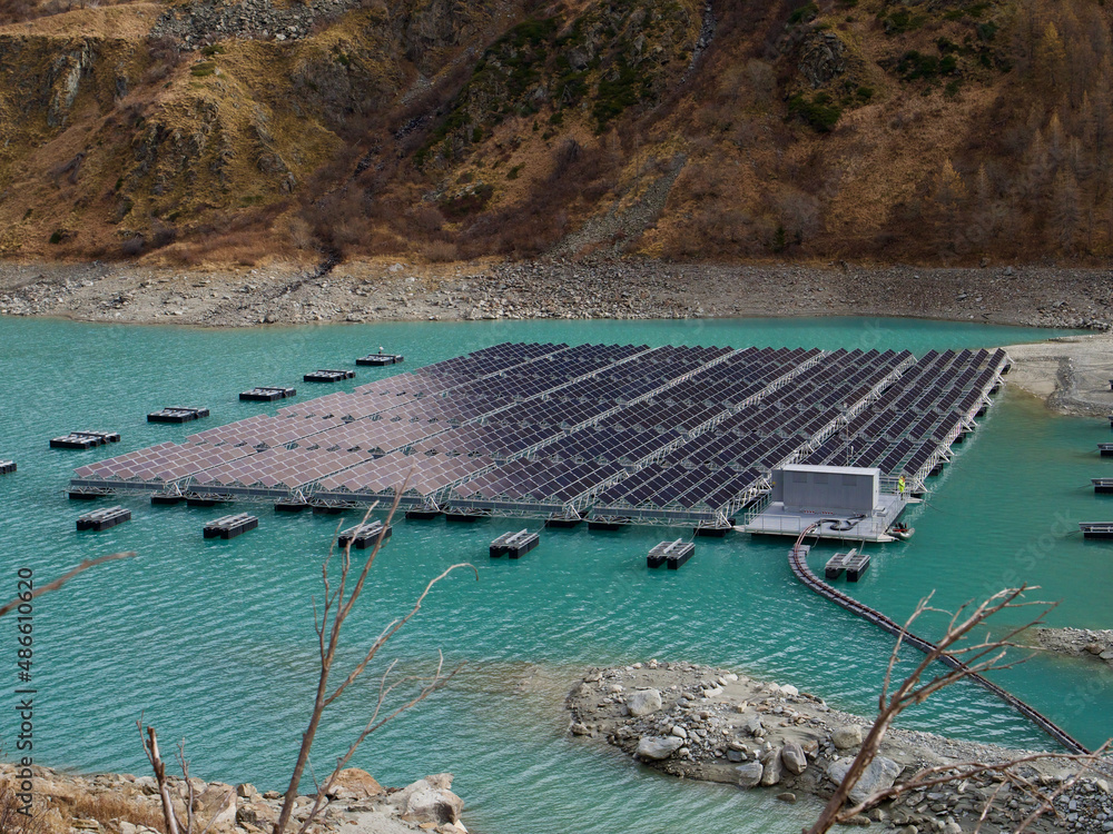Floating solar power plant, renewable energy technology Stock Photo ...
