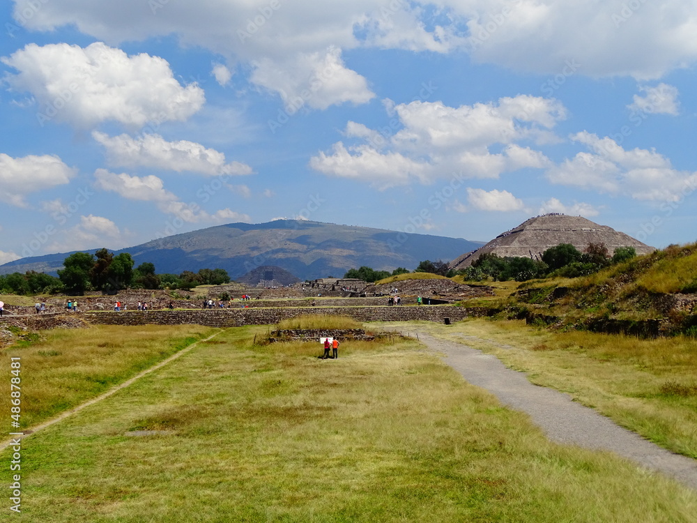 Teotihuacan Sun and Moon pyramids outside Mexico City Stock Photo ...
