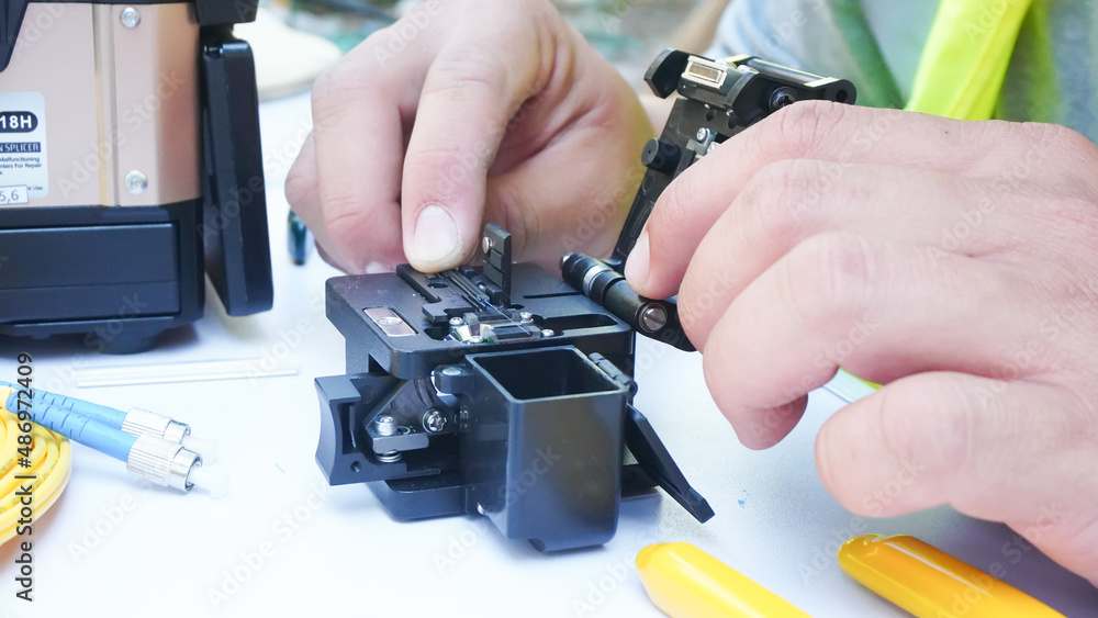 Wire connection with Fiber Optic Fusion Splicing machine,fiber optic ...