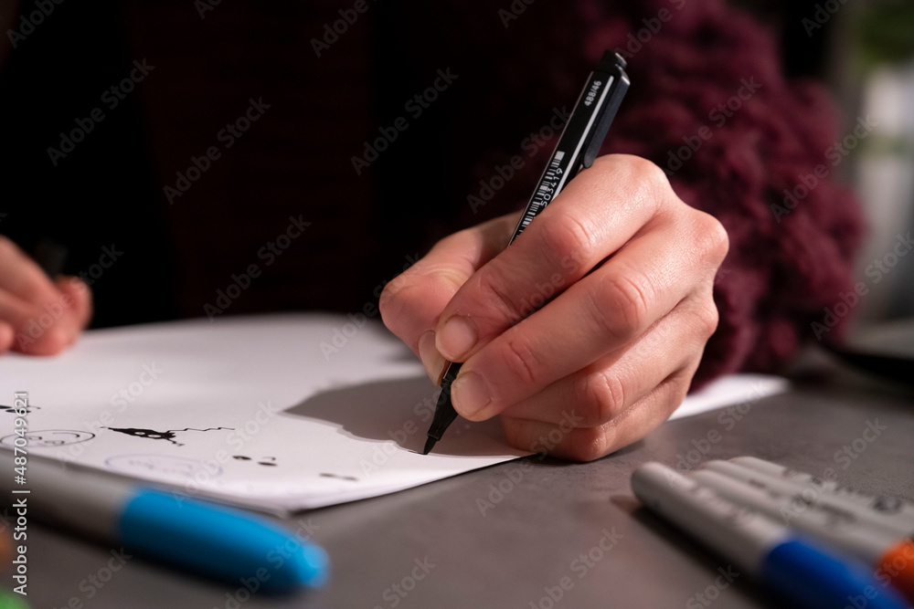 Main qui écrit Stock Photo | Adobe Stock