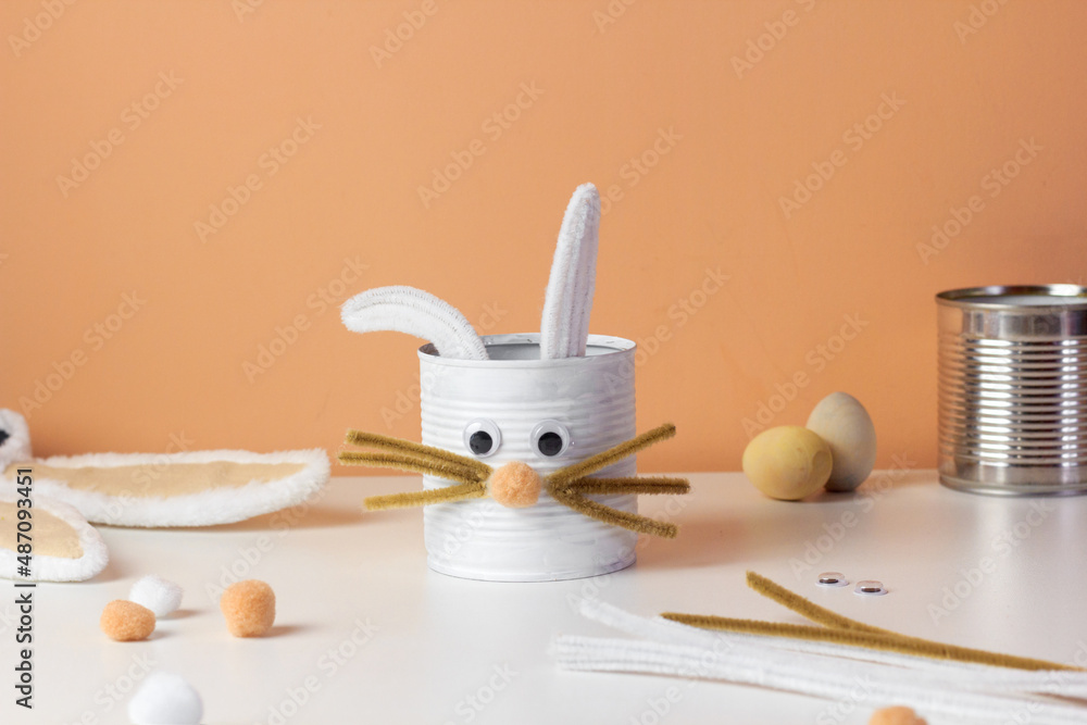 Foto de Reuse concept art from tin can. Eco friendly bunny craft ...