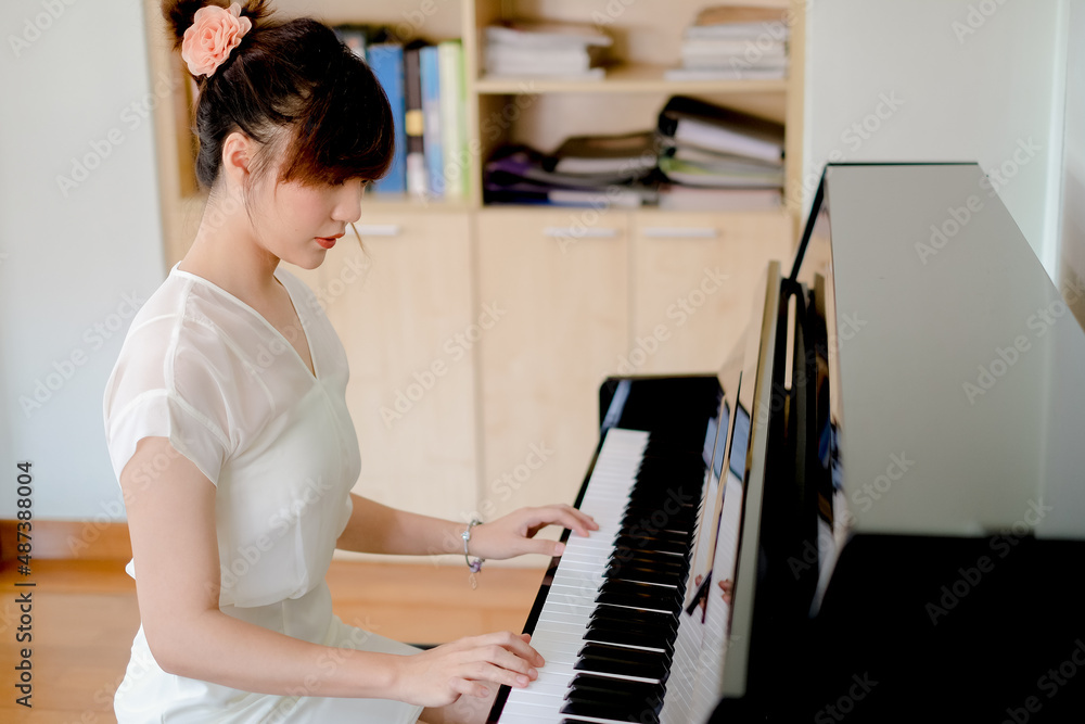 Girl Photography With Piano